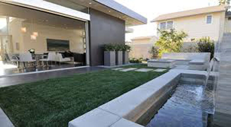 Modern Backyard Ideas with Water Feature or Decorative Pond - Colour My ...